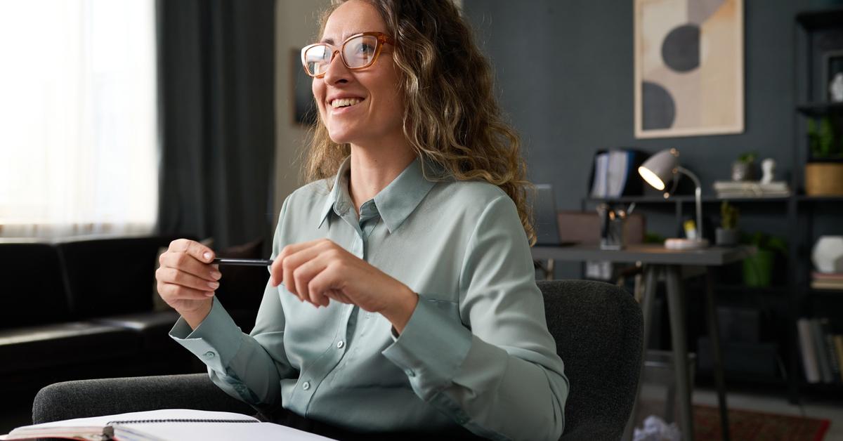 8 Tips To Create A Cozy Small Office Nook In Your Home